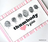 "Thumbody" loves you: thumbprint valentines
